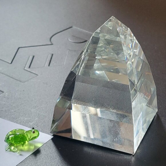 Swarovski | Accents | Swarovski 275 Tall Crystal Pyramid Paperweight No ...